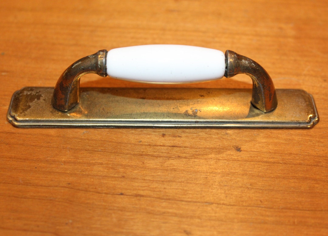 KBC Keeler Brass Co #N20883 Porcelain & Brass Pull Handle Cabinet ...