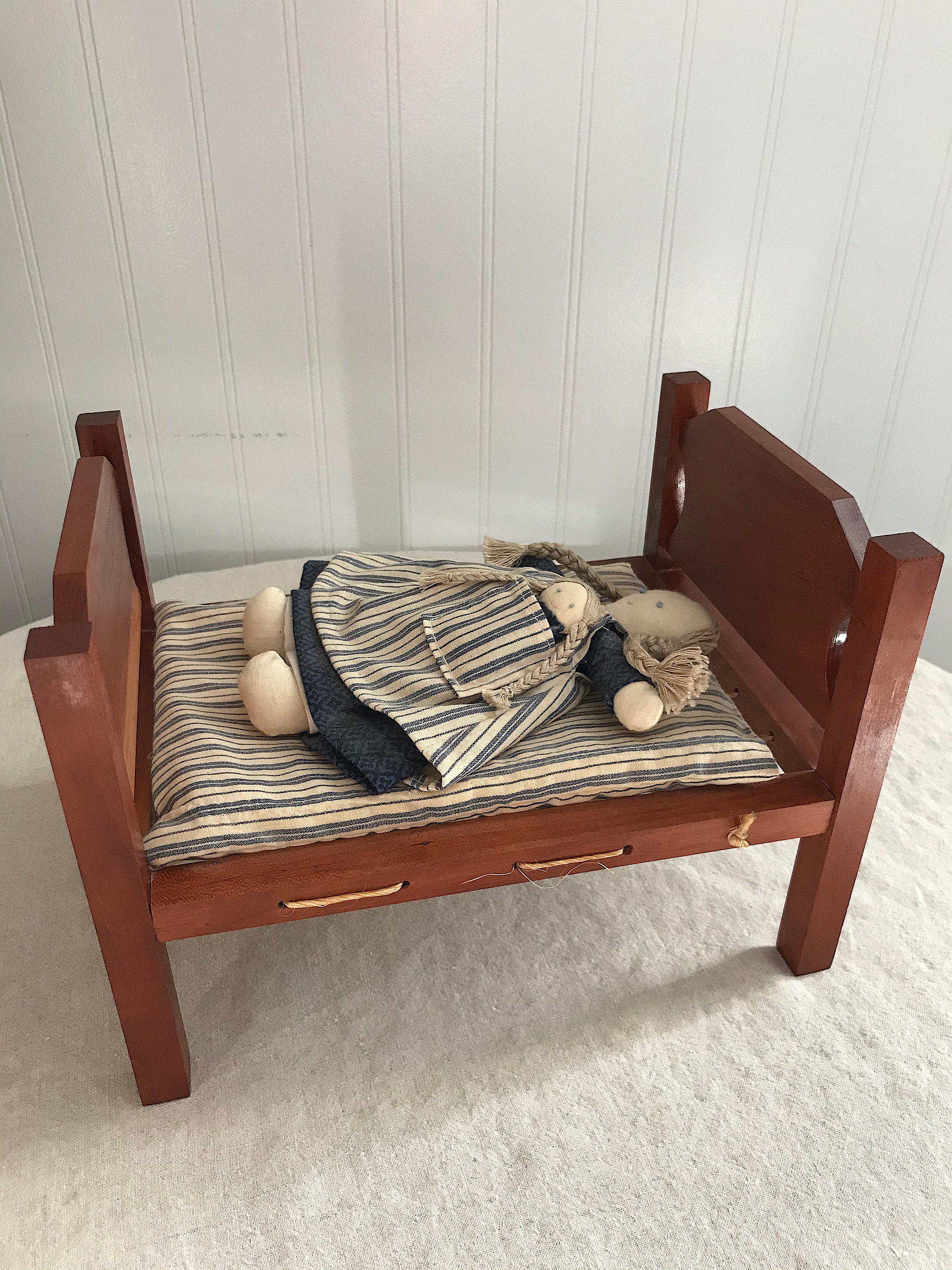 Miniature Cherry Rope Bed and Dolls, Set - Etsy