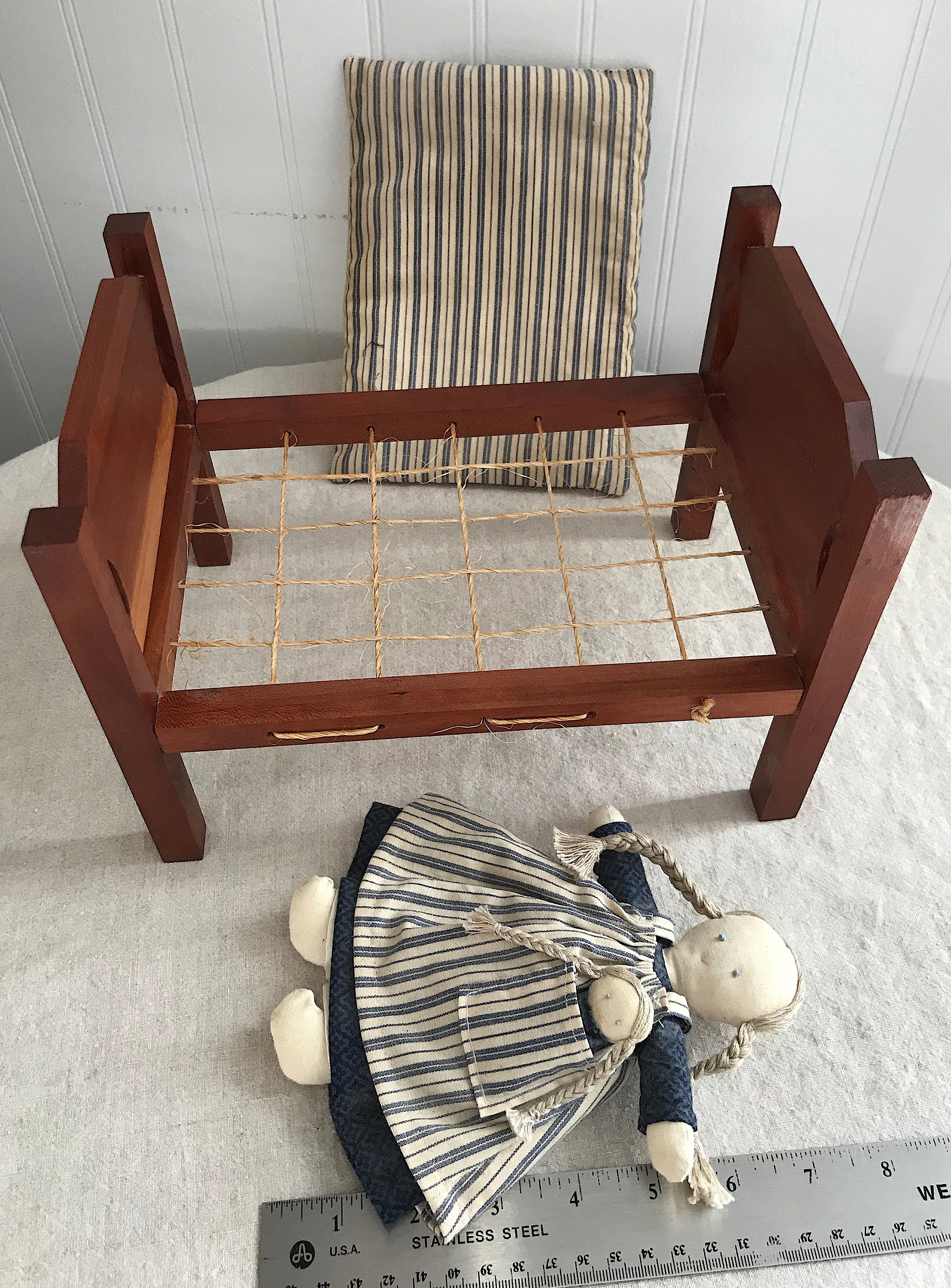 Miniature Cherry Rope Bed and Dolls, Set - Etsy