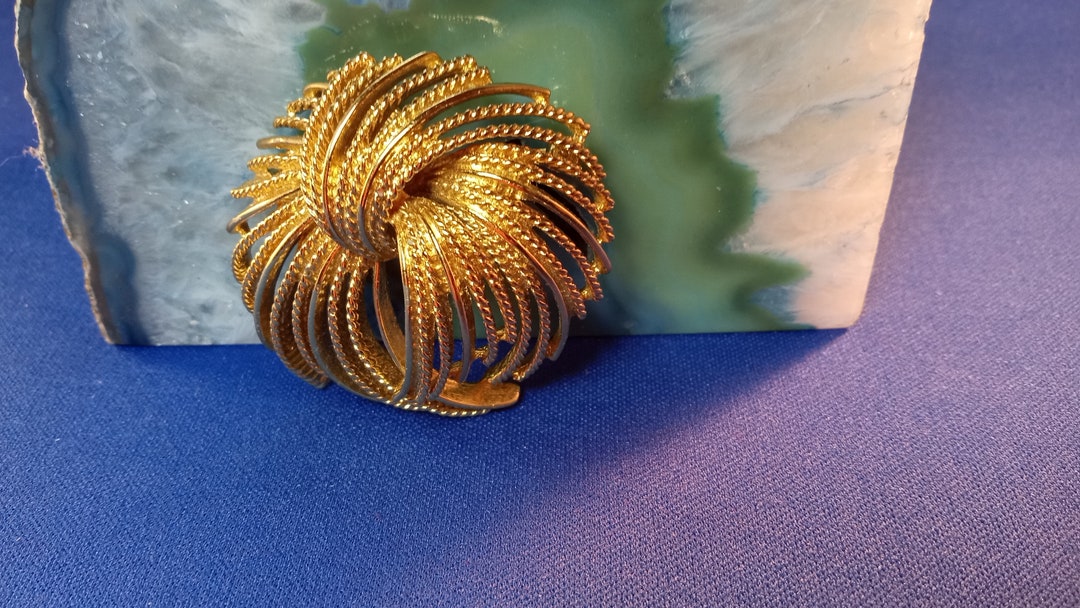 Classic Monet Vintage Fireworks, Gold Tone Pin or Brooch - Etsy