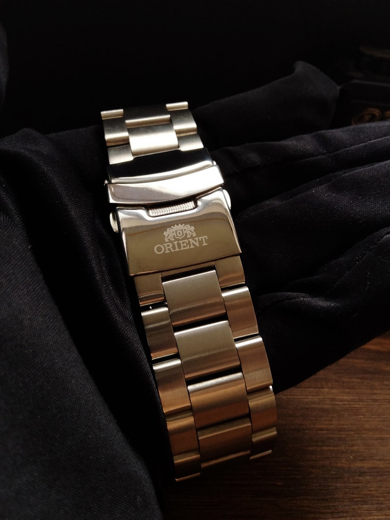 Vintage Orient Mako Diver Watch: Automatic Stainless Steel, Blue Dial ...