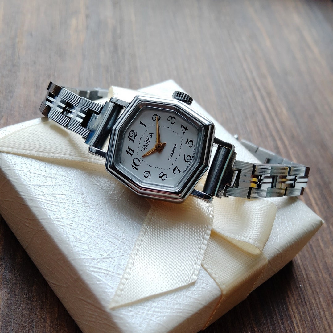 Vintage Womens Watch Small Watch Ladies Classic Watch Retro - Etsy