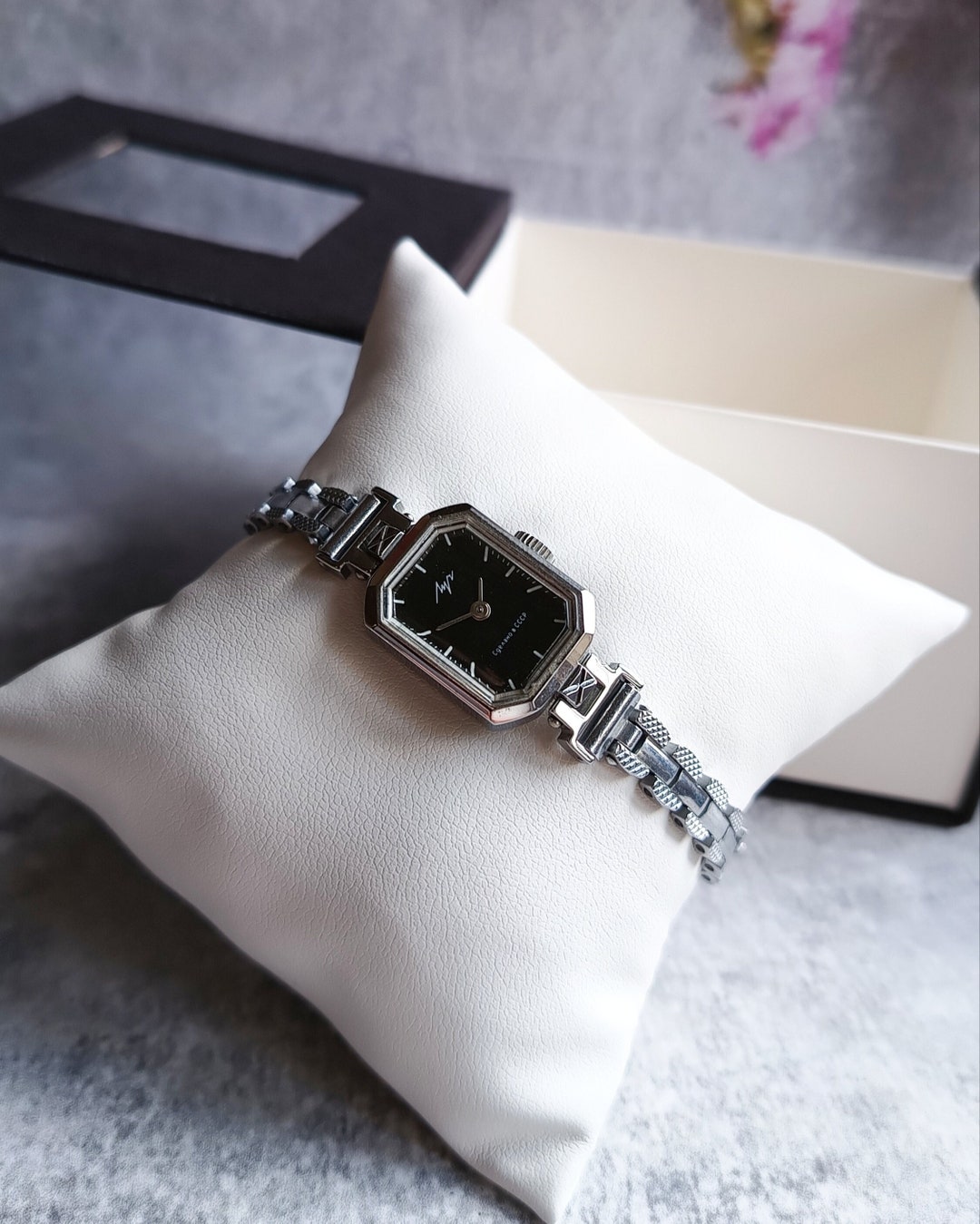 Vintage Ladies Watch, Small Watch, Ladies Classic Watch, Retro Watch ...