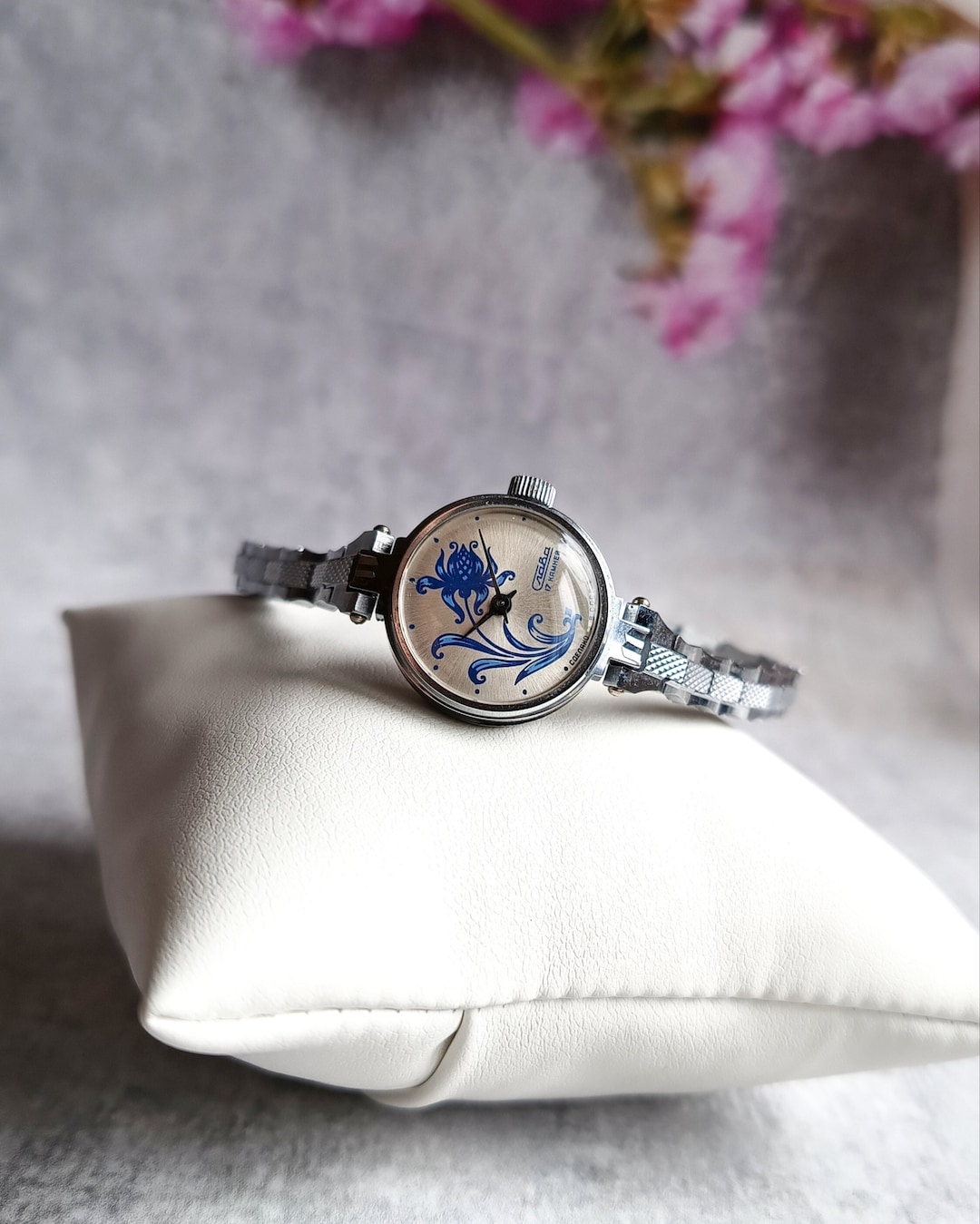Vintage Ladies Watch, Classic Small Women Watch, Gift for Her, Vintage ...