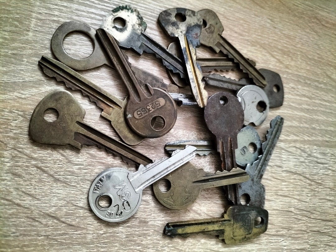 Keys, Old Keys, Lot of 16 Keys, Steampunk Keys, Vintage Keys, Used Keys ...