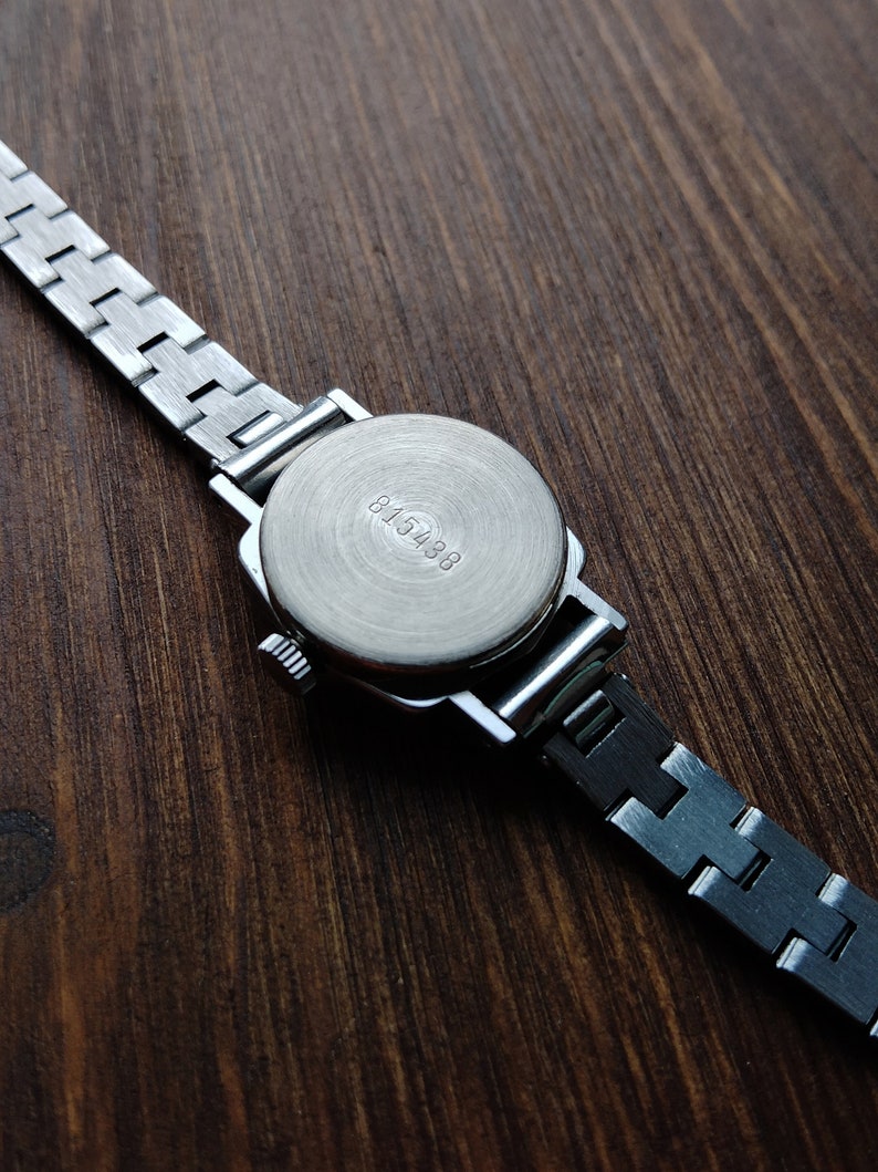 Vintage Womens Watch Small Watch Ladies Classic Watch Retro - Etsy