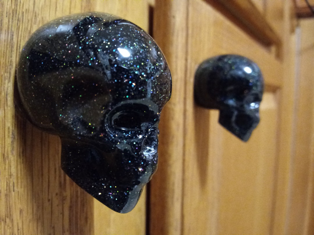 Skull Door Knobs/drawer Knobs That Contain Black Holographic - Etsy