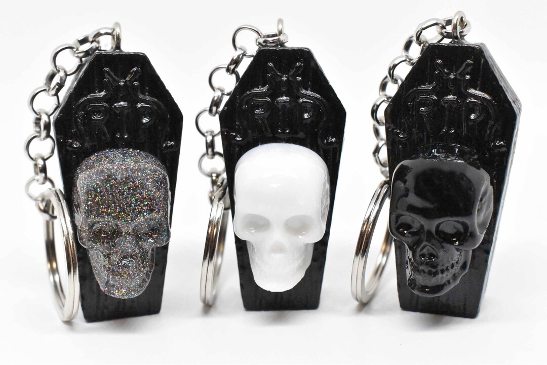 Halloween Keychain Skull on Coffin Keyring Coffin Keychain - Etsy