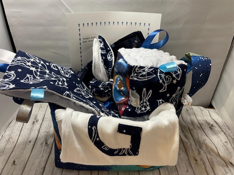 Personalized Baby Gift Basket, Embroidered Blanket, 14 Pieces, Shower ...