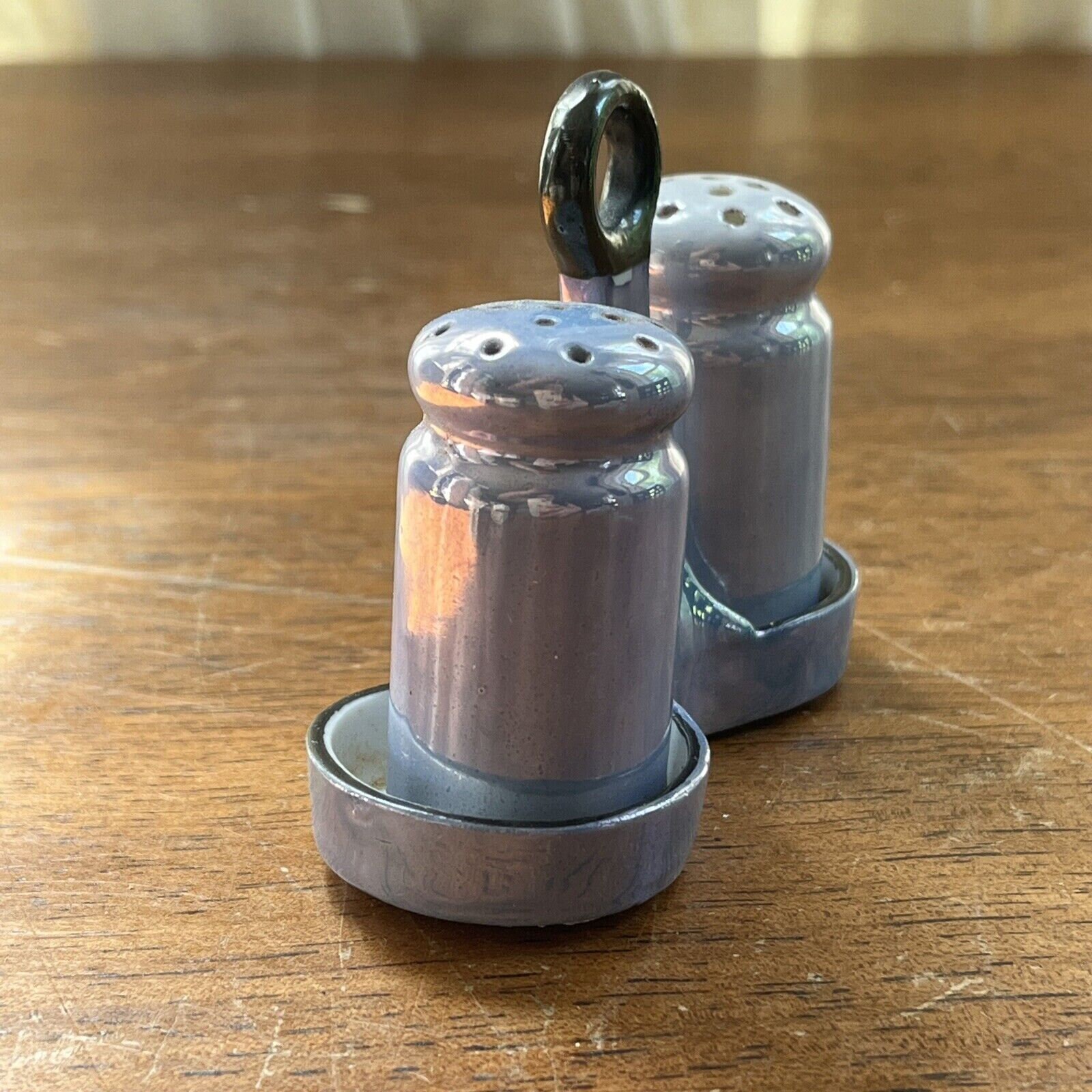Vintage Lusterware Salt & Pepper Shakers in Blue Holder Made - Etsy Vintage Lusterware Salt & Pepper Shakers in Blue Holder Made - Etsy
