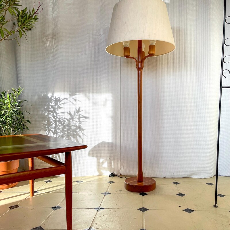 Grosser Lampenschirm Stehlampe