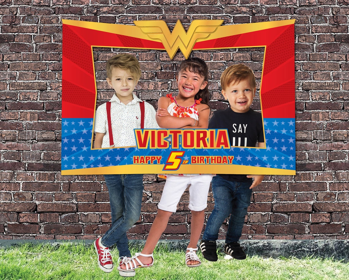 Wonder Woman Photo Booth Frame, Printed and Shipped - Etsy