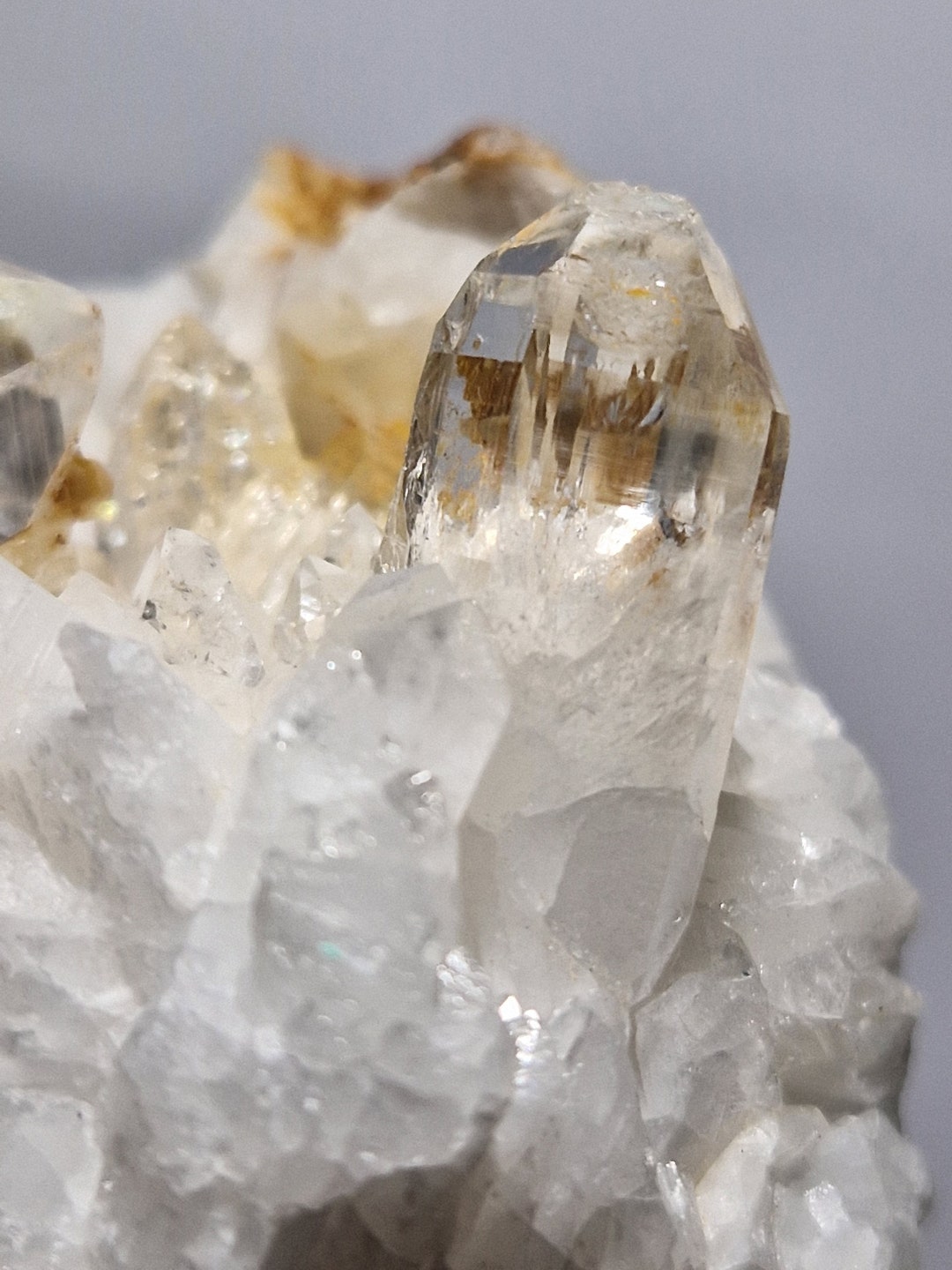 Magnesite on Hyaline Quartz Dosso Dei Crystals Monte Motta Valmalenco ...