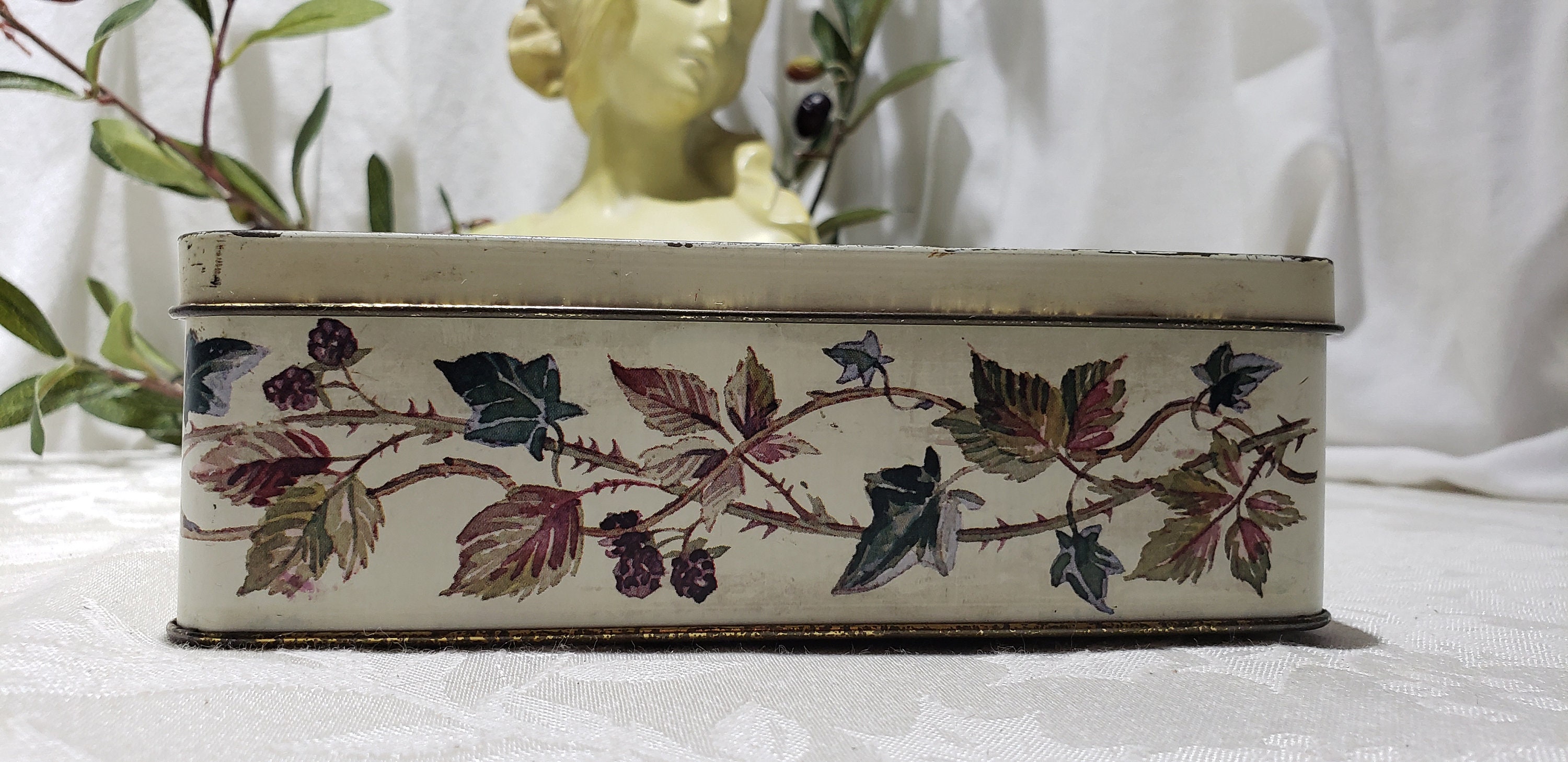 Rare Tin Container Made in England Exclusively for Case - Etsy