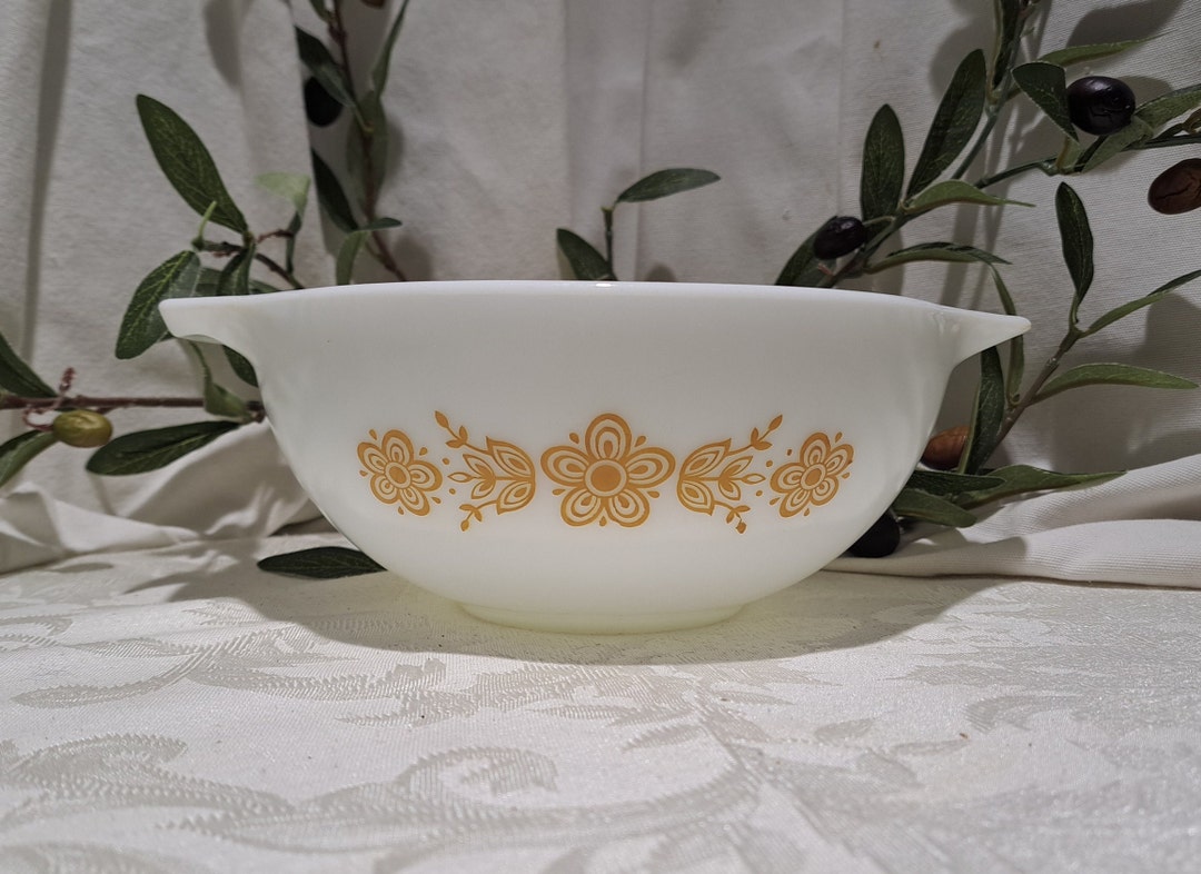Vintage 1972 - 1981 Butterfly Gold Pattern Pyrex No. 443 2.5qt/2.5l ...