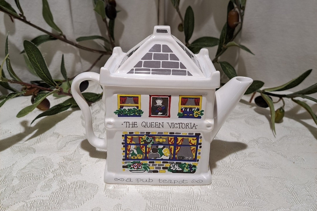 Vintage Exclusively for Wade England English Life Teapots the Queen ...