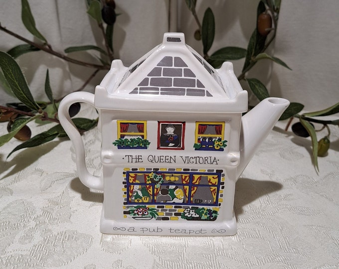 Vintage Exclusively for Wade England English Life Teapots the Queen ...