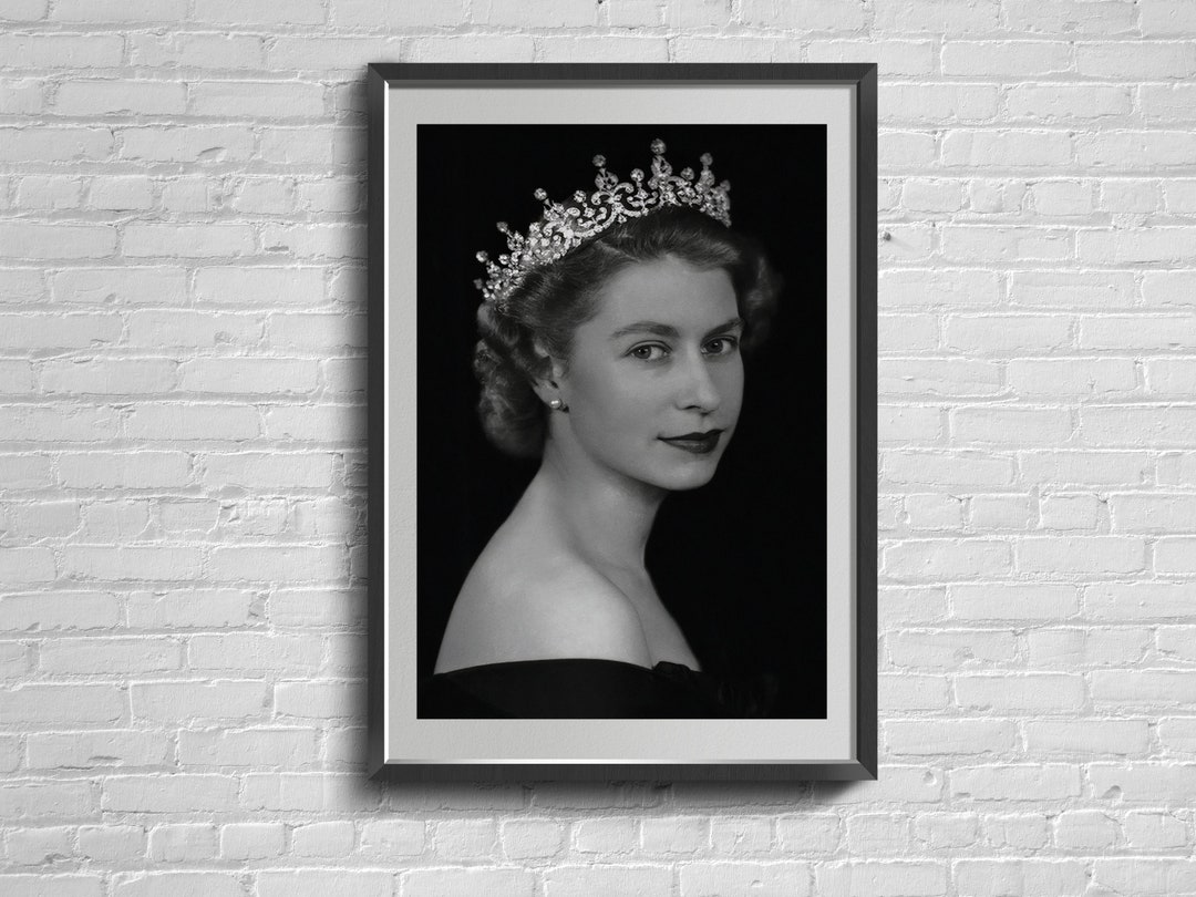 Queen Elizabeth II Portrait. Iconic Print. Jubilee Wall Art. Gallery ...