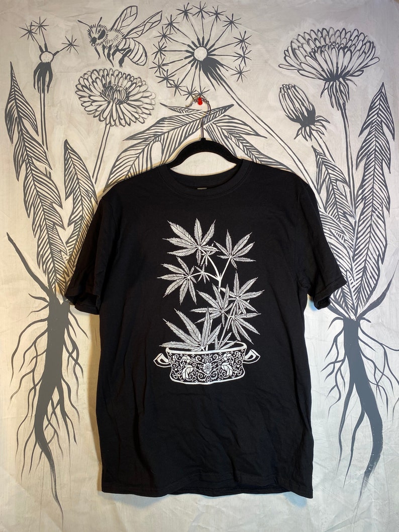CANNABIS Tshirt - Weed Leaf Drawing / Vintage Marijuana / Alt Stoner ...