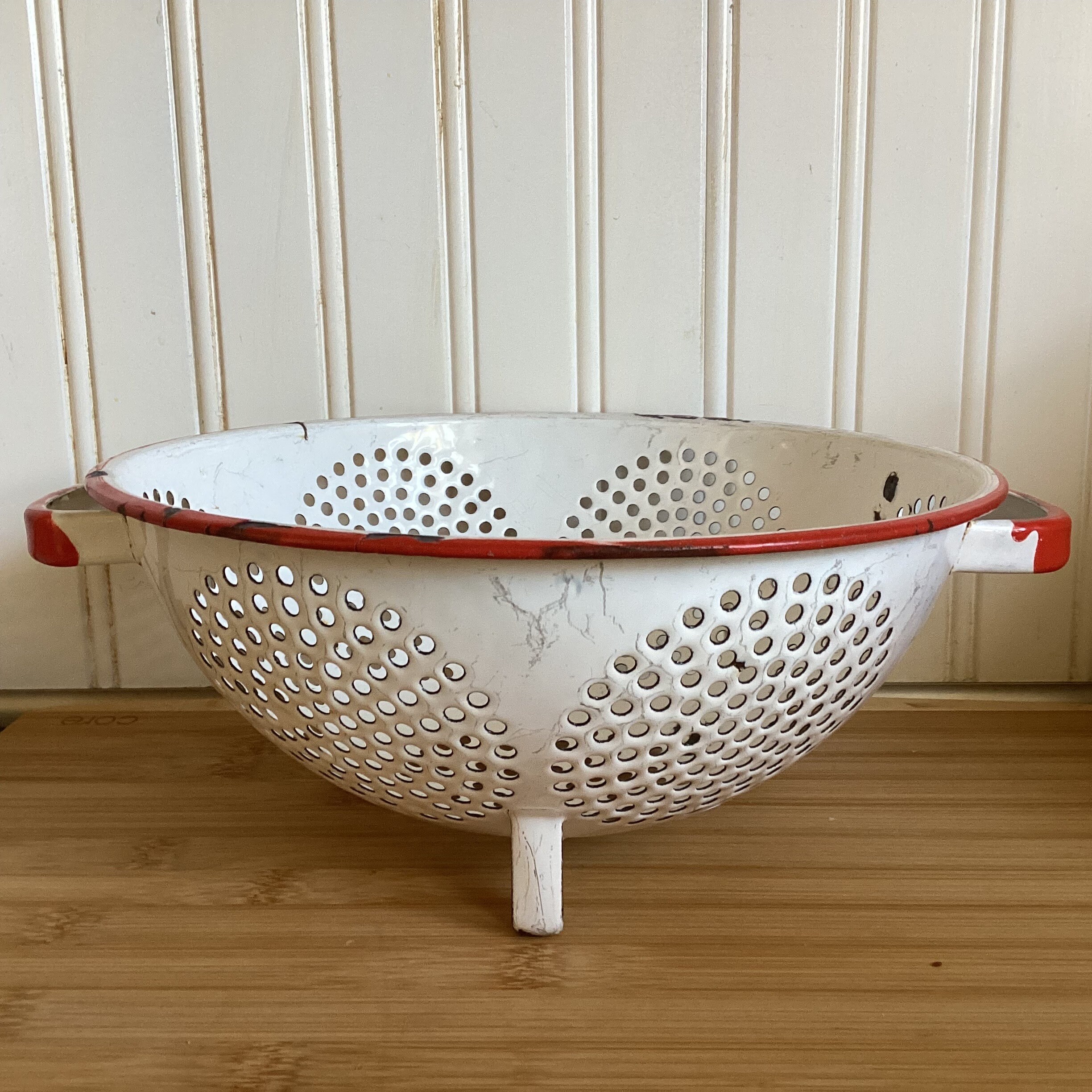 Vintage Enamelware Colander White With Red Trim - Etsy