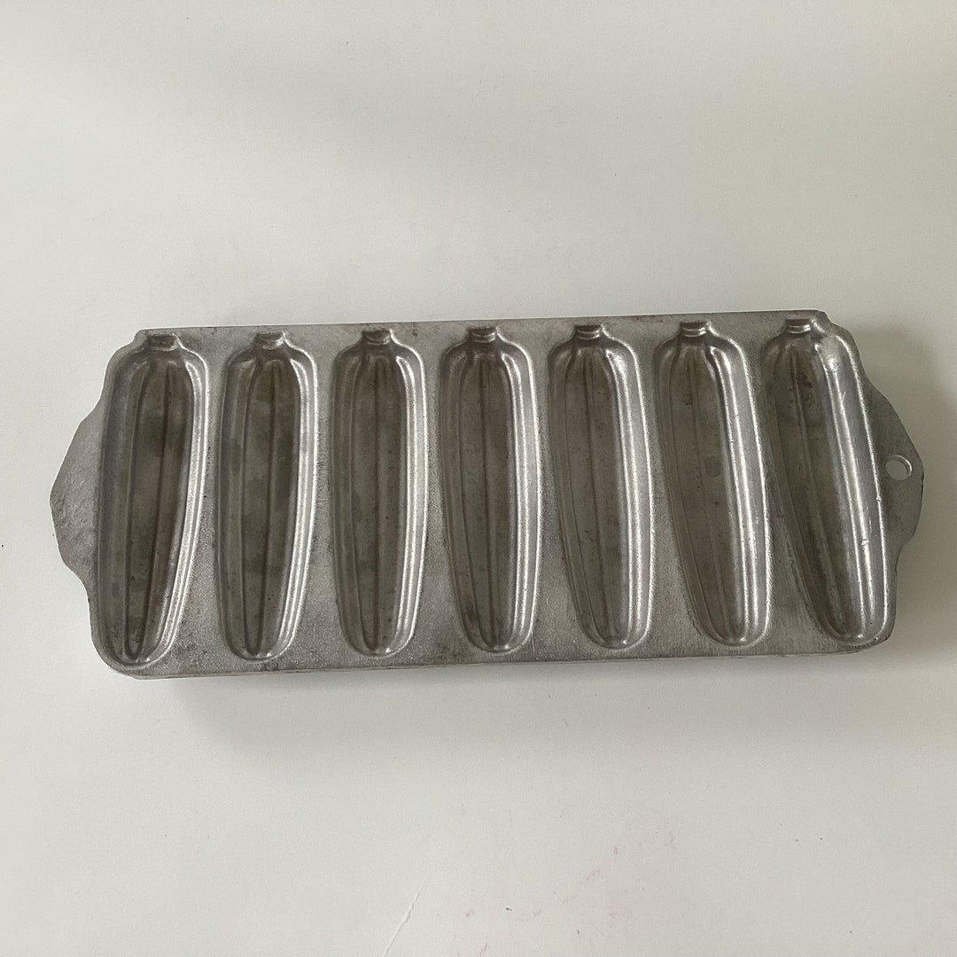 Vintage Bakeware * Wearever Cast Aluminum Cornbread Corn Cob Muffin ...