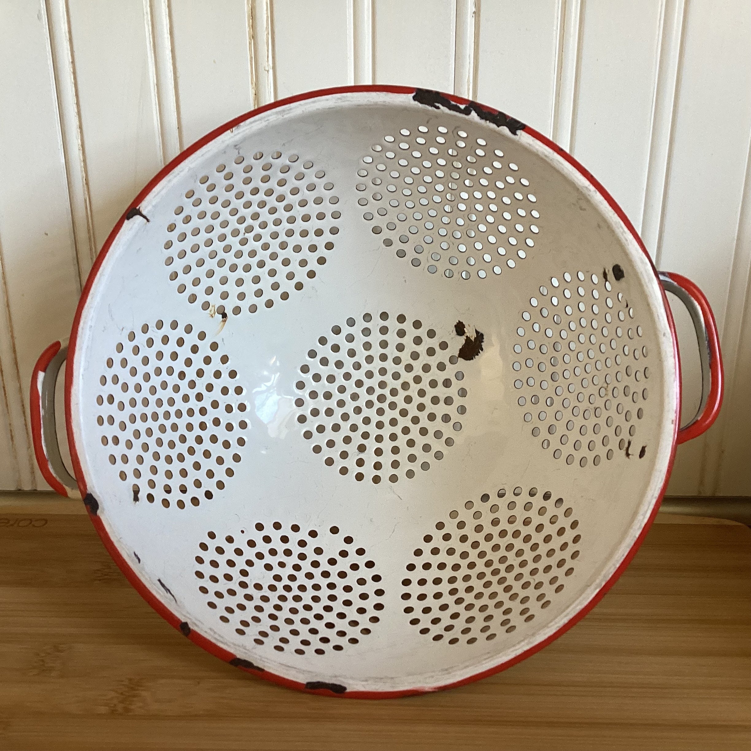 Vintage Enamelware Colander White With Red Trim - Etsy