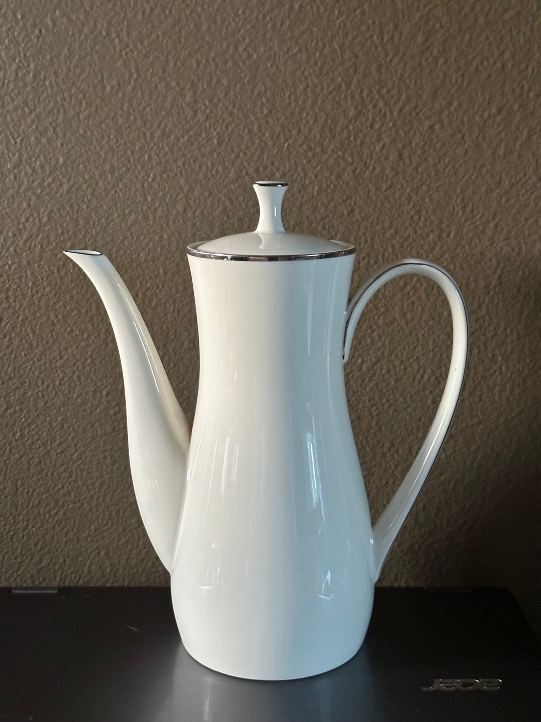 Noritake Simplicity Coffee Pot Creamy White, Platinum Trim, 6 Cup ...