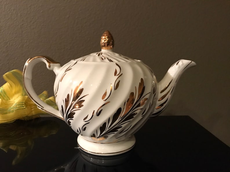 Gorgeous Ellgreave Genuine Heatmaster Staffordshire Teapot, 8-69 ...