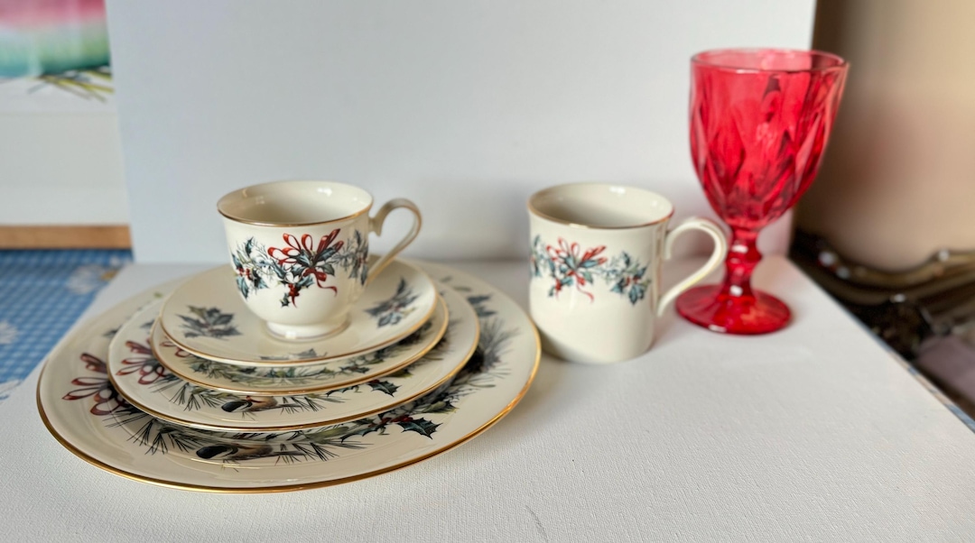 Lenox Winter Greetings Dinnerware, 7-piece Place Setting for 8, Accent ...