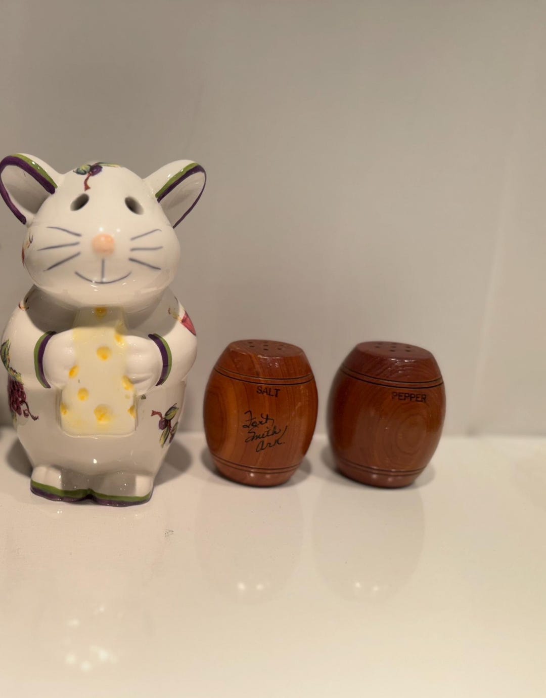 Adorable Bella Casa Ceramic Mouse Parmesan Cheese Shaker and Wooden ...