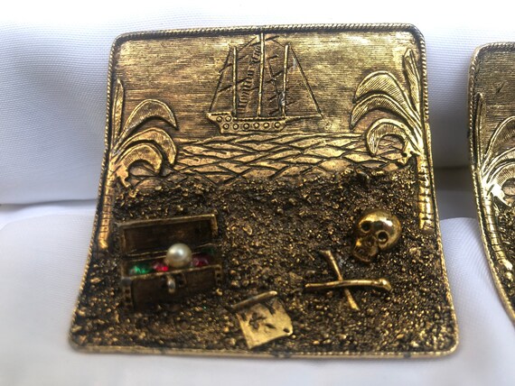 Signed MUSI Pirate TREASURE themed Shoe Clips - Gem