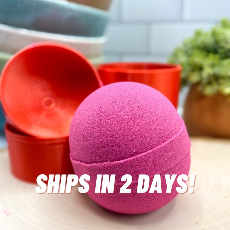 Round Christmas Bath Bomb - Etsy
