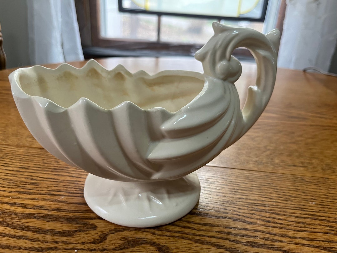 Mccoy 1930’s Vintage Mccoy Art Pottery Footed Double Shell Display ...