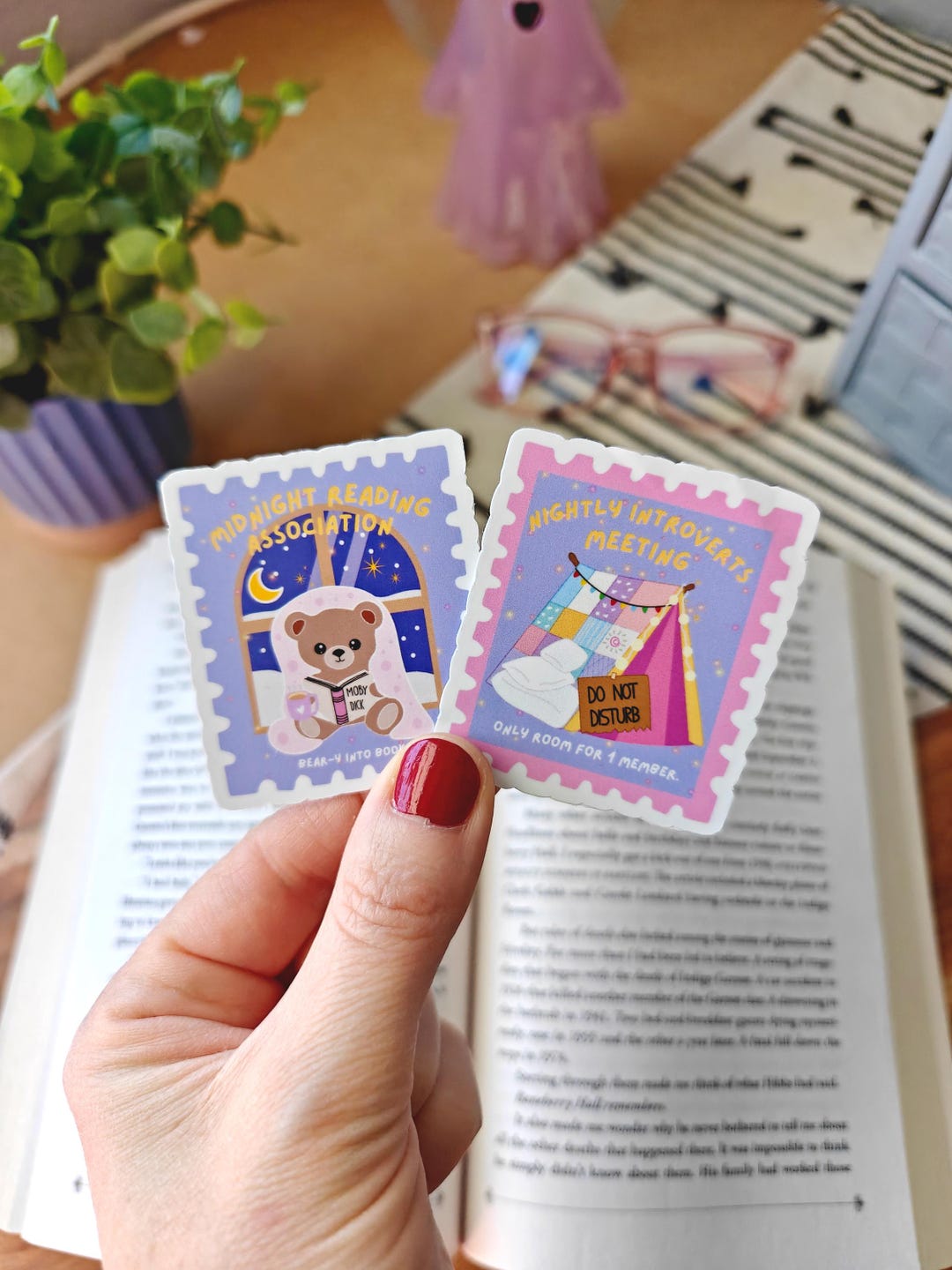 Bookish Teddy Bear Vinyl Sticker | Cozy Reader Gift - Etsy