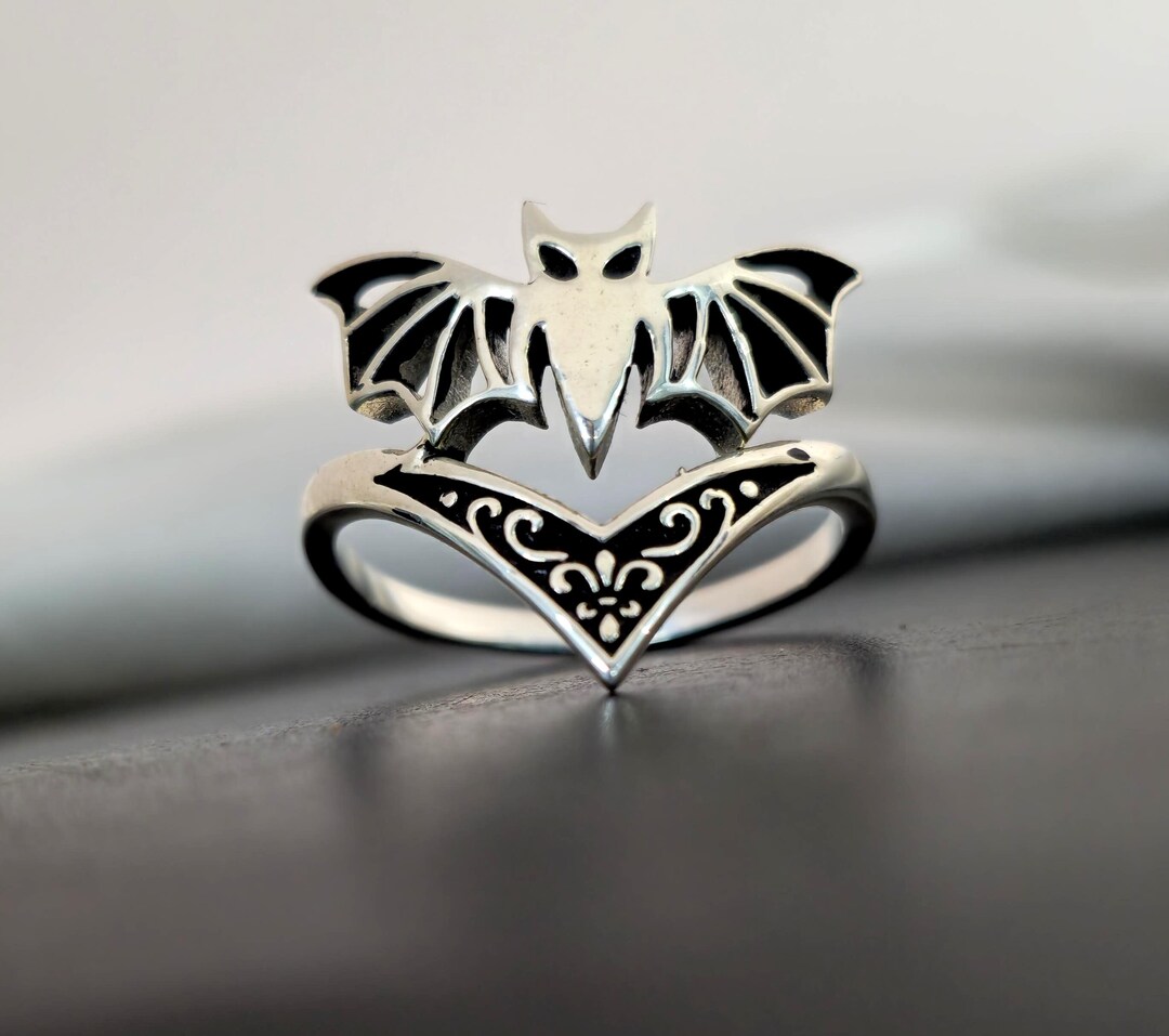 Sterling Silver Gothic Bat Ring: Witchy Vampire V Stacking Statement ...