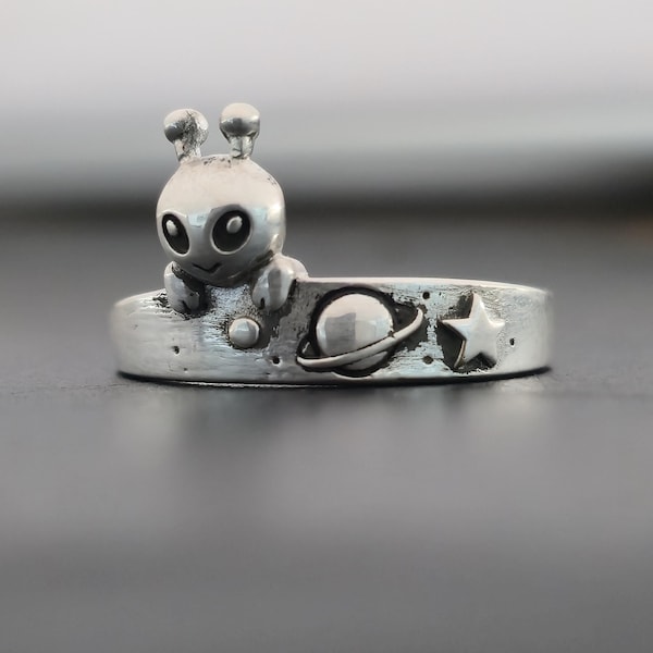 Alien Ring - Etsy