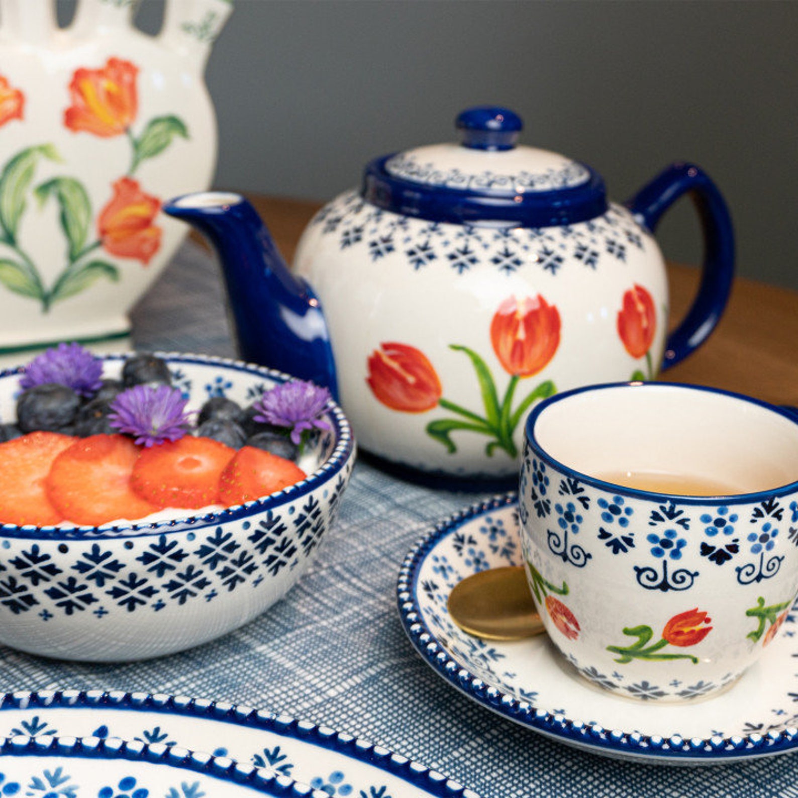 Delft Blue Teapot With Tulips Handmade and Hand-painted | Etsy
