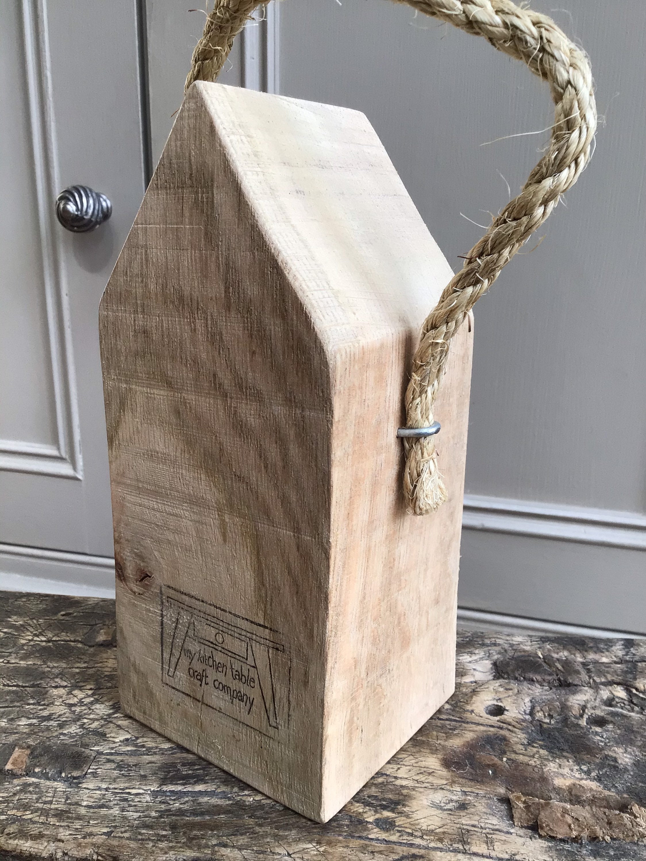 Unique solid oak door stops hand decorated with pyrography - Etsy Nederland
