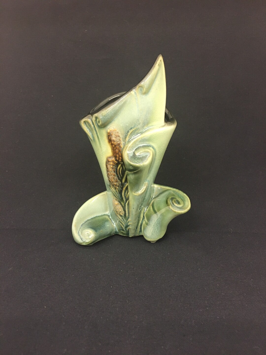 Vintage Hull Parchment & Pine Vase - Mint Condition - 1950’s - Etsy