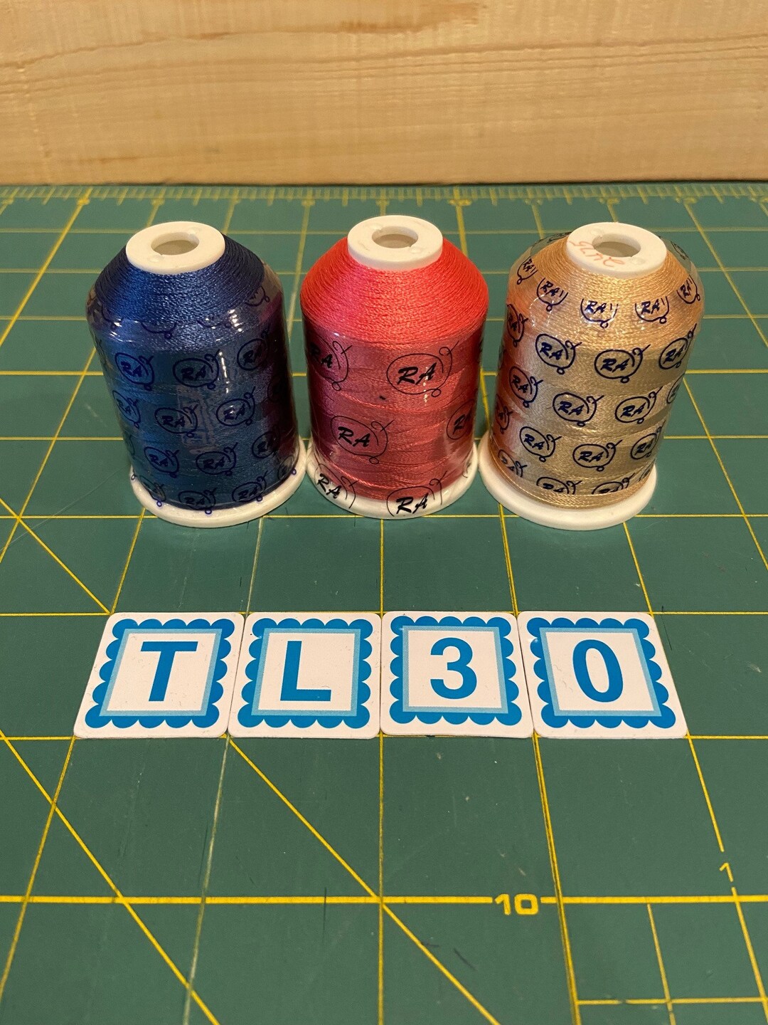 Robinson-anton #122 SS Rayon Embroidery Thread - 1100 YDS MKS 40wt - Etsy