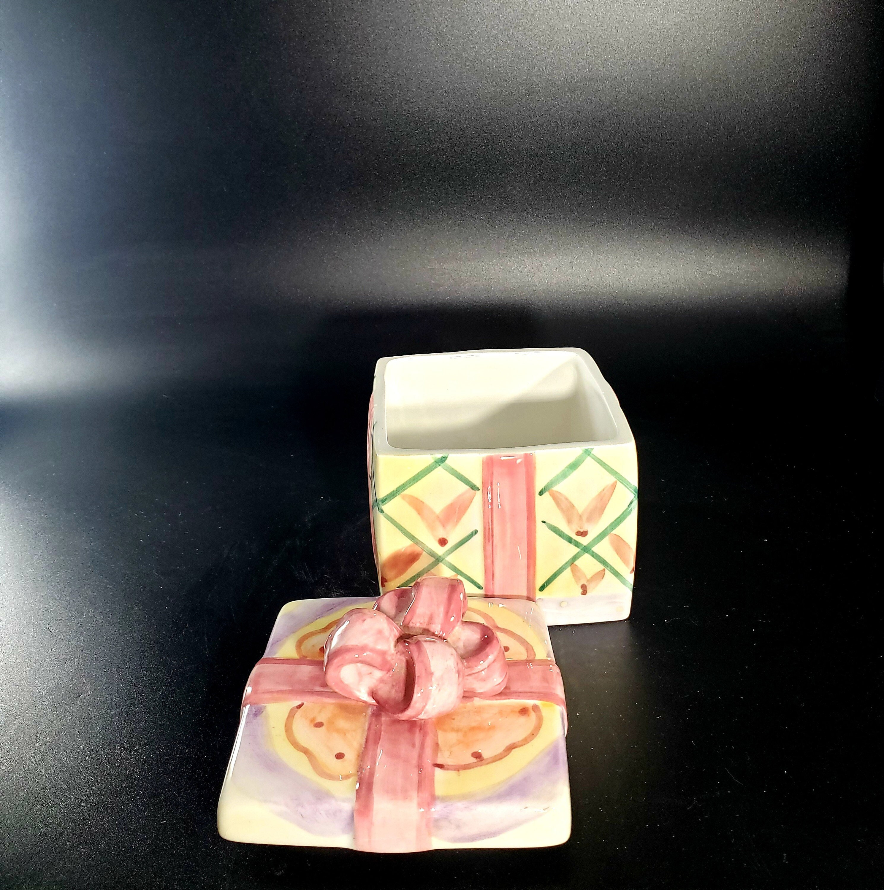 Vintage Ceramic Collectible Box - Etsy