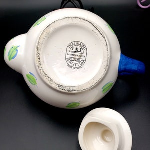 Vintage Ceramic Teapot by Inspirado IDC. Painterly Apple. Seattle USA ...