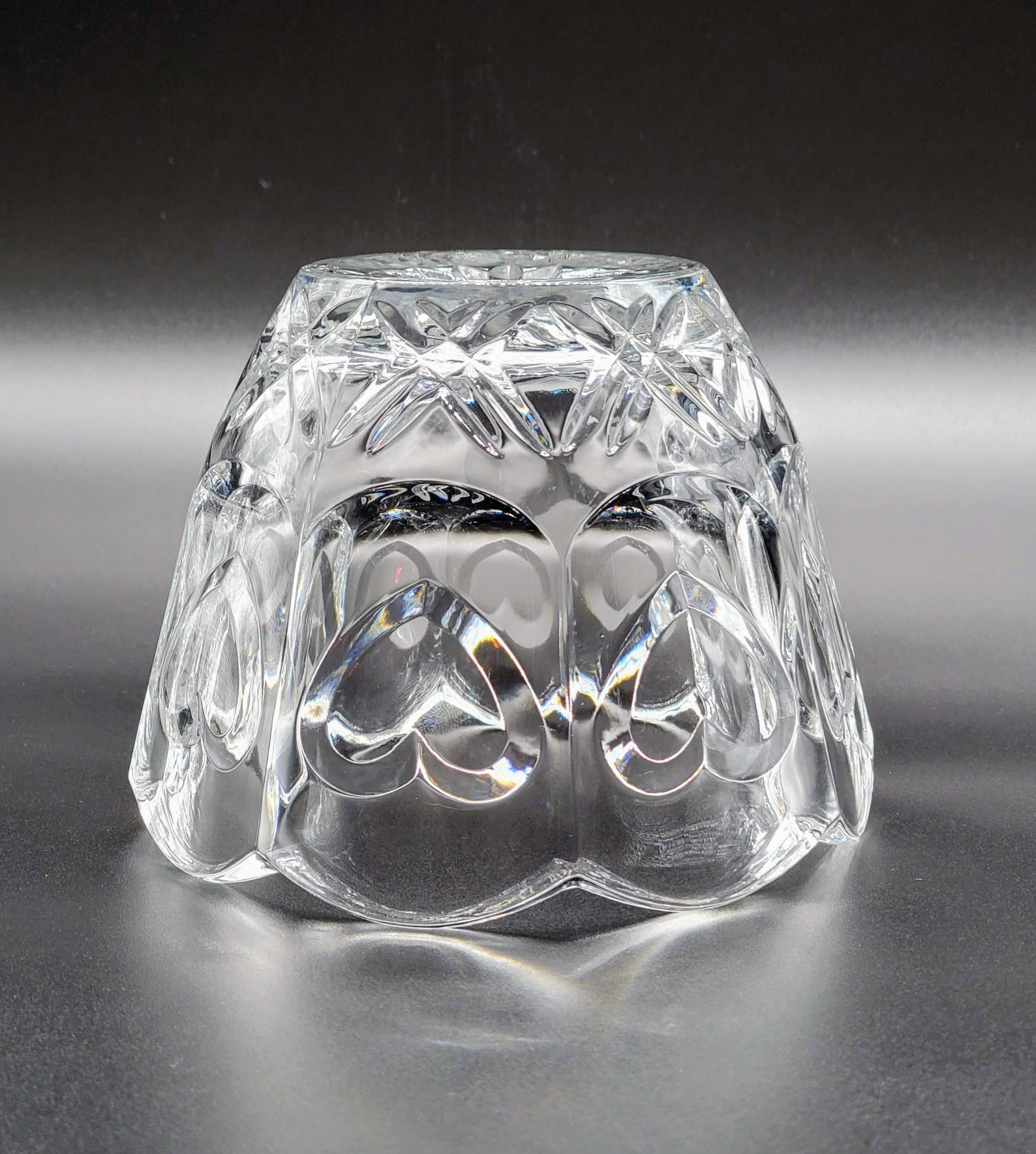 Vintage Crystal Clear Scalloped Edge Crystal Bowl Adorned With Etched ...