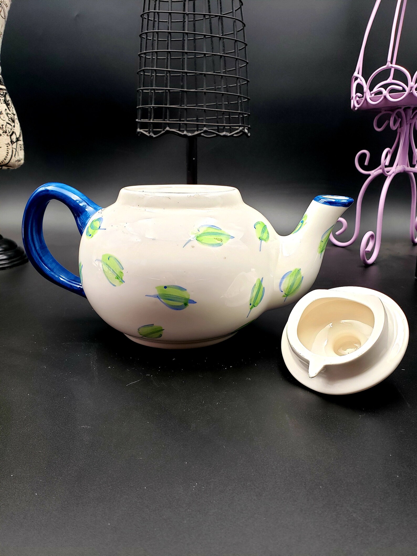 Vintage Ceramic Teapot by Inspirado IDC. Painterly Apple. Seattle USA ...