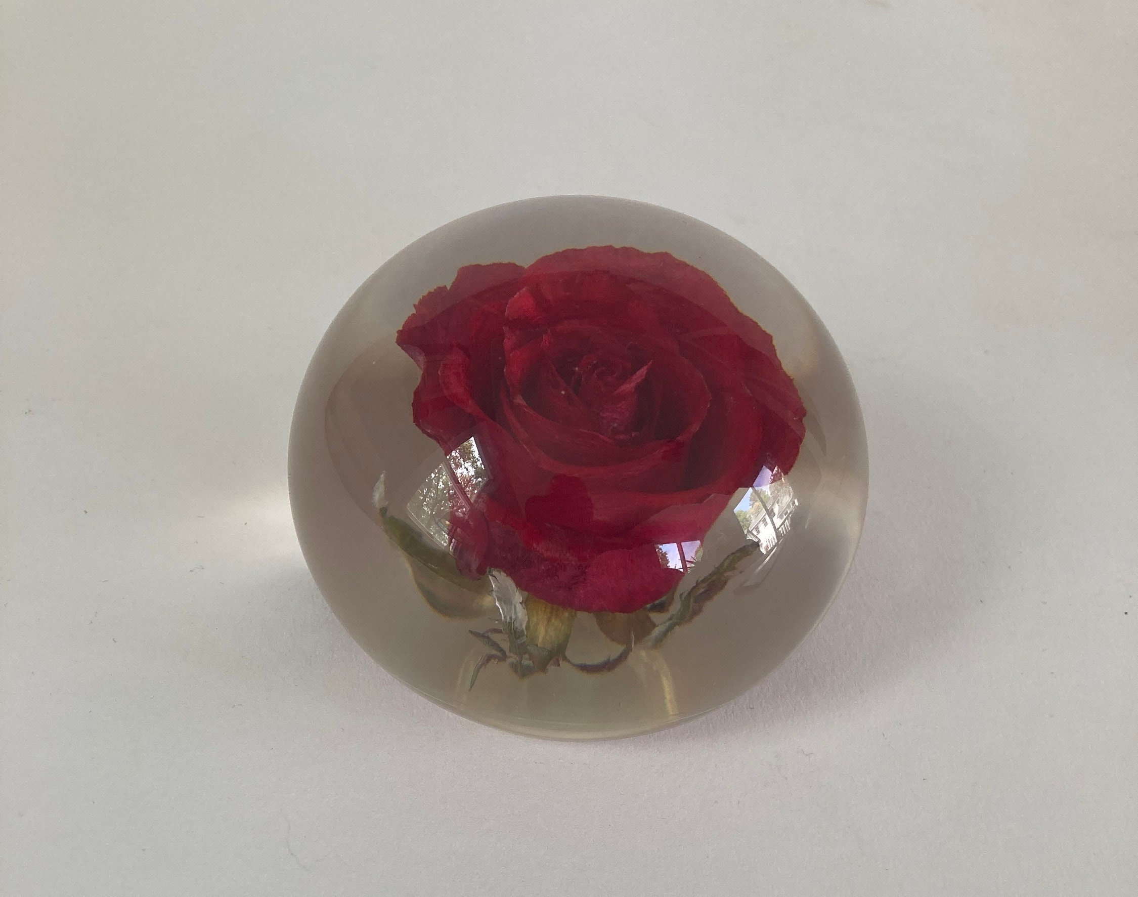 Vintage Tarax infinity red rosé paperweight tourism.sg.gov.lk