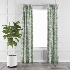 Green Toile Christmas Table Runners for Dining and Living Room, Holiday ...