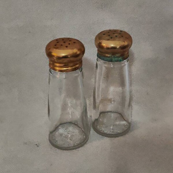 Simple Glass Salt and Pepper Shaker - Etsy