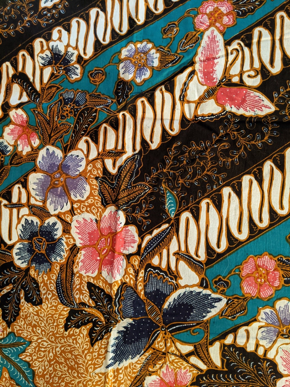 Hokokai Style Batik Tulis, Pagi Sore Hand Drawn Indonesian Batik ...