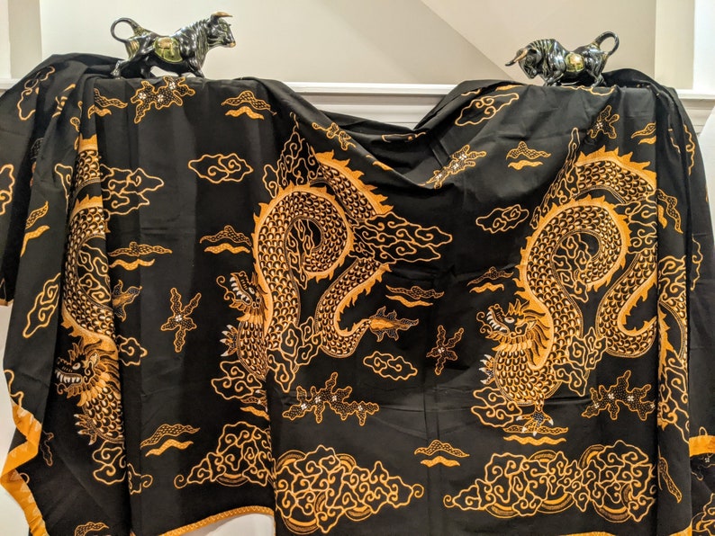 Chinese Style Batik Tulis, Hand Drawn Indonesian Batik Cirebon With ...