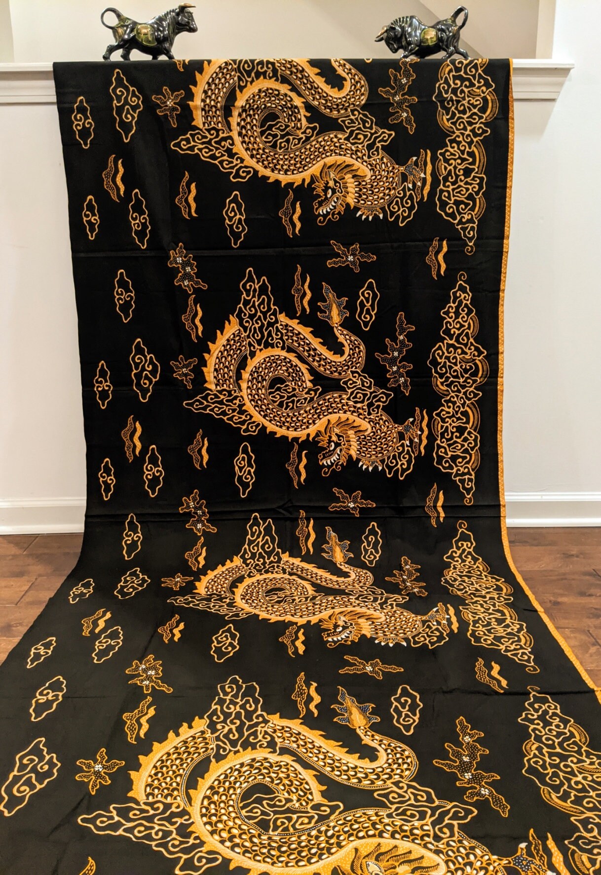 Chinese Style Batik Tulis, Hand Drawn Indonesian Batik Cirebon With ...